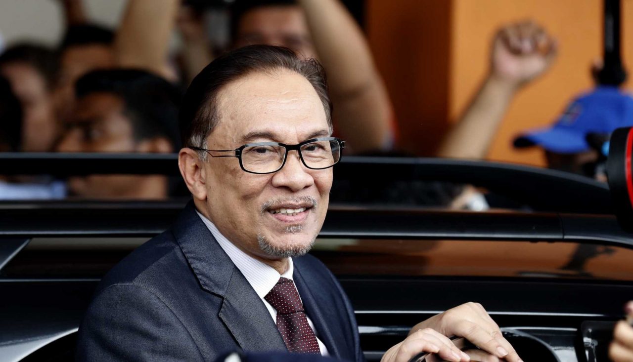Dato' Seri Anwar Ibrahim Dilantik Sebagai Perdana Menteri Ke-10 ...